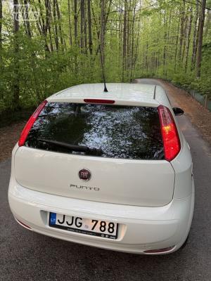 White Fiat Punto 2016 in Vilnius, with an engine capacity of 1.20 L and mileage of 127 thousand km for 4300 €, photo 6 on AUTOMOTO.COM.LV