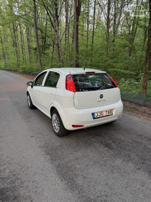 White Fiat Punto 2016 in Vilnius, with an engine capacity of 1.20 L and mileage of 127 thousand km for 4300 €, photo 7 on AUTOMOTO.COM.LV