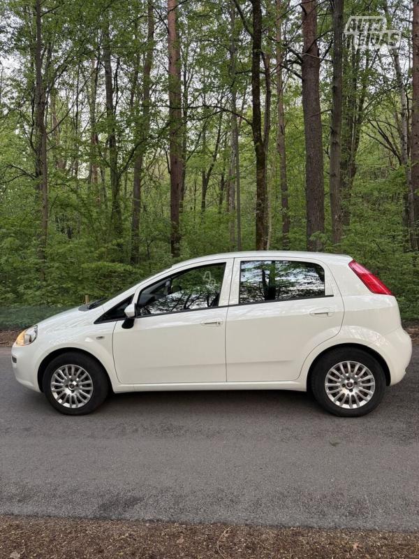 White Fiat Punto 2016 in Vilnius, with an engine capacity of 1.20 L and mileage of 127 thousand km for 4300 €, photo 8 on AUTOMOTO.COM.LV