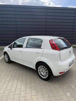 Balts Fiat Punto 2016 Viļņa, ar dzinēja tilpumu 1.24 L un nobraukumu 129 tūkst. km par 3100 €, foto 4 vietnē AUTOMOTO.COM.LV