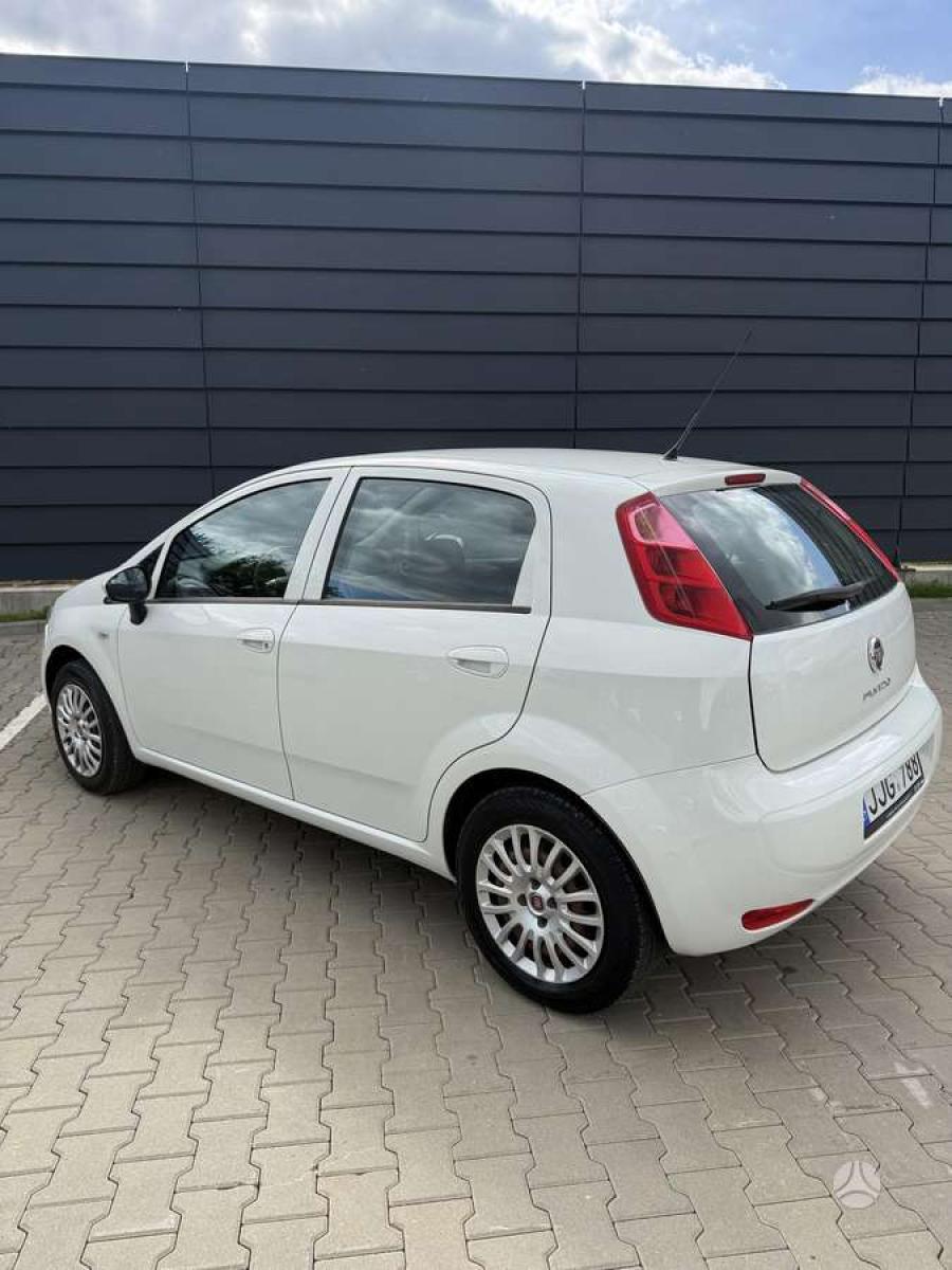 Balts Fiat Punto 2016 Viļņa, ar dzinēja tilpumu 1.24 L un nobraukumu 129 tūkst. km par 3100 €, foto 4 vietnē AUTOMOTO.COM.LV