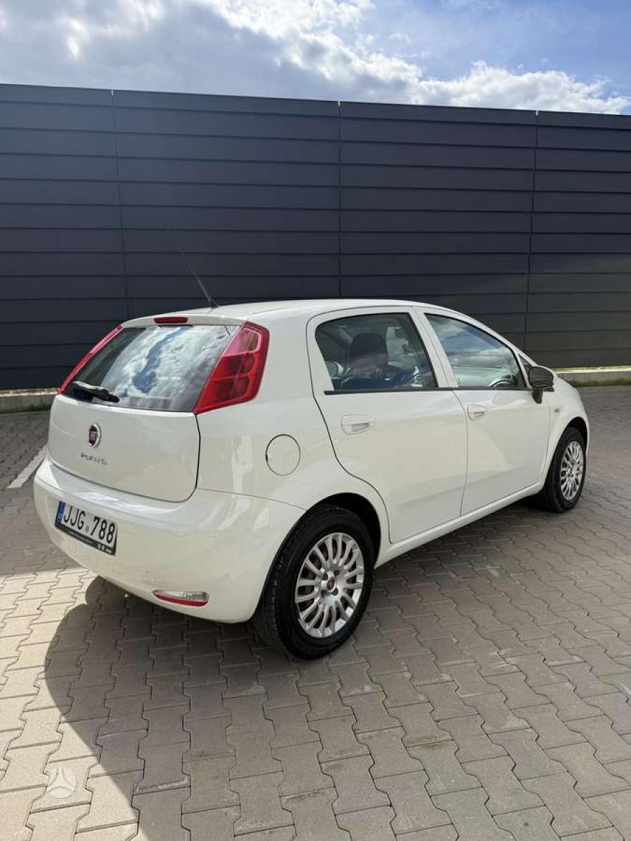 Balts Fiat Punto 2016 Viļņa, ar dzinēja tilpumu 1.24 L un nobraukumu 129 tūkst. km par 3100 €, foto 5 vietnē AUTOMOTO.COM.LV