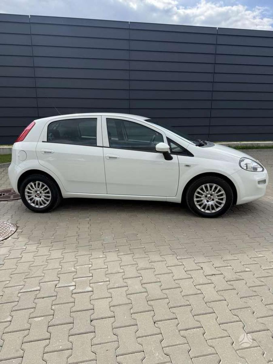 Balts Fiat Punto 2016 Viļņa, ar dzinēja tilpumu 1.24 L un nobraukumu 129 tūkst. km par 3100 €, foto 7 vietnē AUTOMOTO.COM.LV
