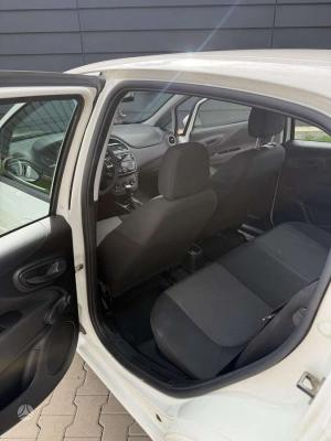 Balts Fiat Punto 2016 Viļņa, ar dzinēja tilpumu 1.24 L un nobraukumu 129 tūkst. km par 3100 €, foto 10 vietnē AUTOMOTO.COM.LV