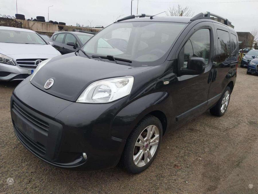 Melns Fiat QUBO 2010 Panevēža, ar dzinēja tilpumu 1.25 L un nobraukumu 189 tūkst. km par 3300 €, foto 2 vietnē AUTOMOTO.COM.LV