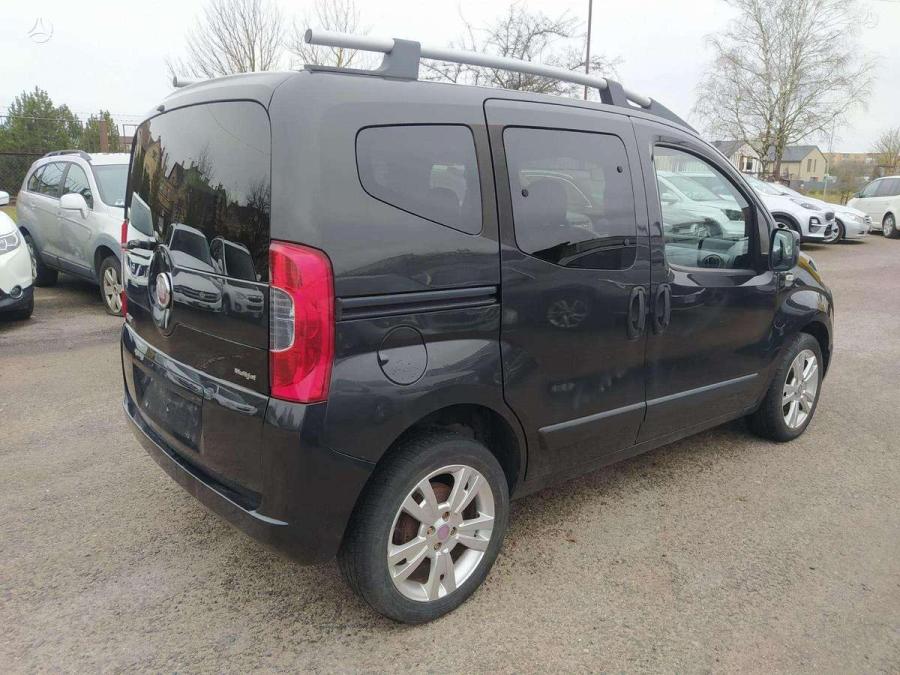 Melns Fiat QUBO 2010 Panevēža, ar dzinēja tilpumu 1.25 L un nobraukumu 189 tūkst. km par 3300 €, foto 9 vietnē AUTOMOTO.COM.LV