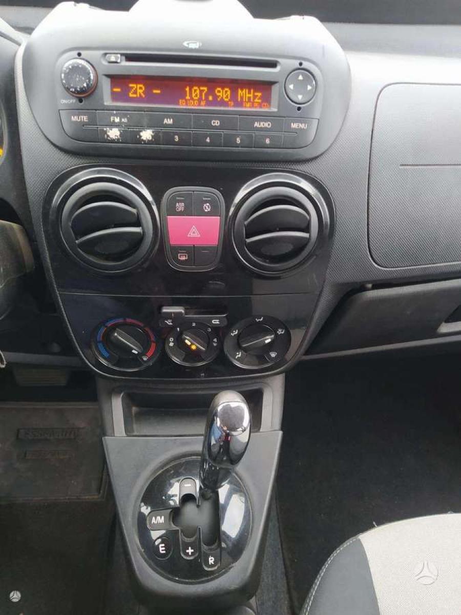 Melns Fiat QUBO 2010 Panevēža, ar dzinēja tilpumu 1.25 L un nobraukumu 189 tūkst. km par 3400 €, foto 22 vietnē AUTOMOTO.COM.LV