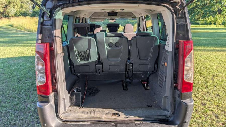 Black Fiat Scudo 2012 in Vilnius, with an engine capacity of 2.00 L and mileage of 325 thousand km for 5950 €, photo 15 on AUTOMOTO.COM.LV