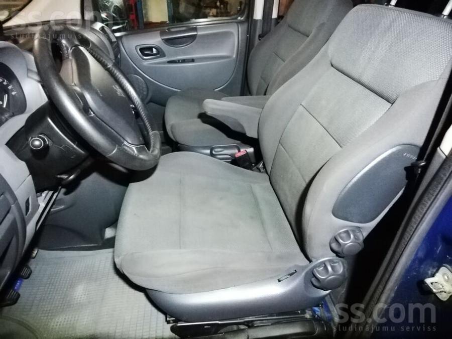 Zils Fiat Scudo 2008 Daugavpils, ar dzinēja tilpumu 2.00 L un nobraukumu 320 tūkst. km par 3650 €, foto 10 vietnē AUTOMOTO.COM.LV