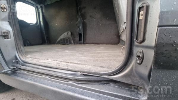 Zils Fiat Scudo 2009 Liepāja, ar dzinēja tilpumu 2.00 L un nobraukumu 285 tūkst. km par 3000 €, foto 9 vietnē AUTOMOTO.COM.LV