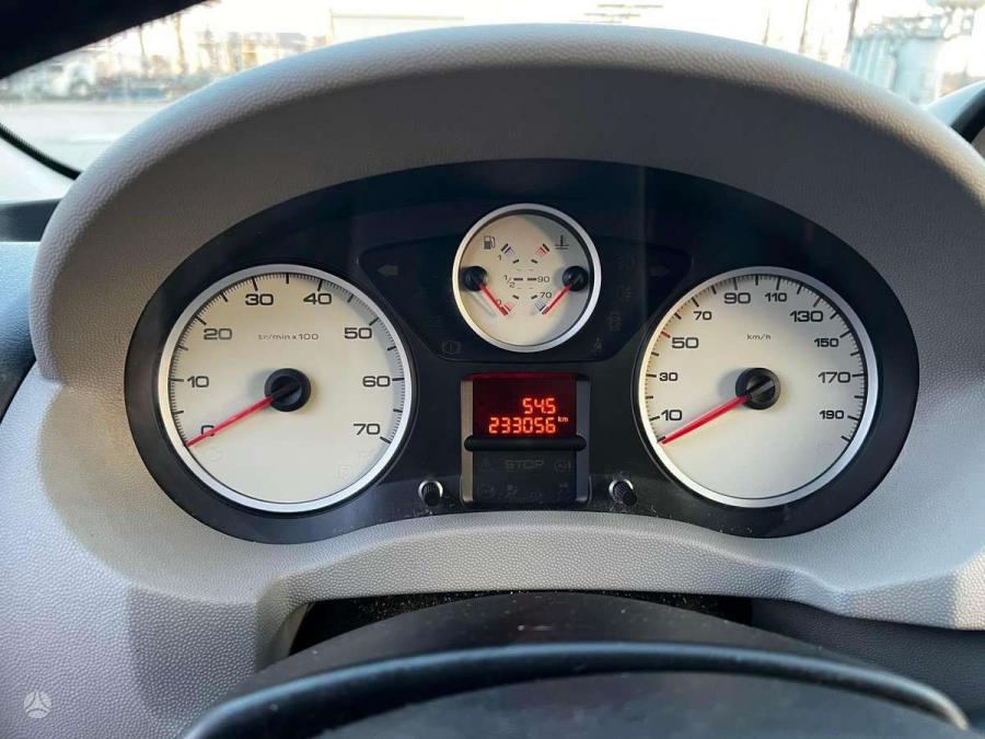 Grey Fiat Scudo 2011 in Siauliai, with an engine capacity of 2.00 L and mileage of 230 thousand km for 5800 €, photo 12 on AUTOMOTO.COM.LV
