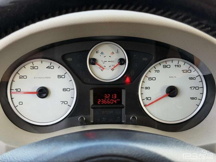 Pelēks Fiat Scudo 2012 Tauragė, ar dzinēja tilpumu 2.00 L un nobraukumu 236 tūkst. km par 5600 €, foto 16 vietnē AUTOMOTO.COM.LV