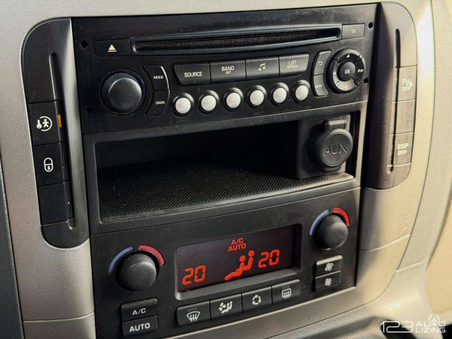 Pelēks Fiat Scudo 2012 Tauragė, ar dzinēja tilpumu 2.00 L un nobraukumu 236 tūkst. km par 5600 €, foto 18 vietnē AUTOMOTO.COM.LV