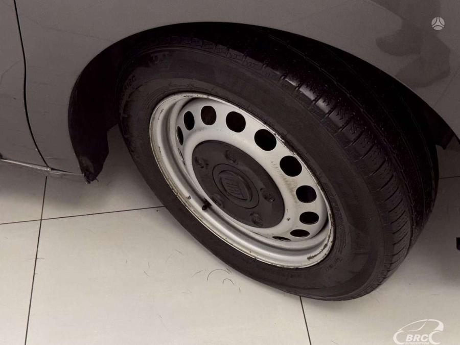 Pelēks Fiat Scudo 2022 Viļņa, ar dzinēja tilpumu 2.00 L un nobraukumu 93 tūkst. km par 16000 €, foto 32 vietnē AUTOMOTO.COM.LV