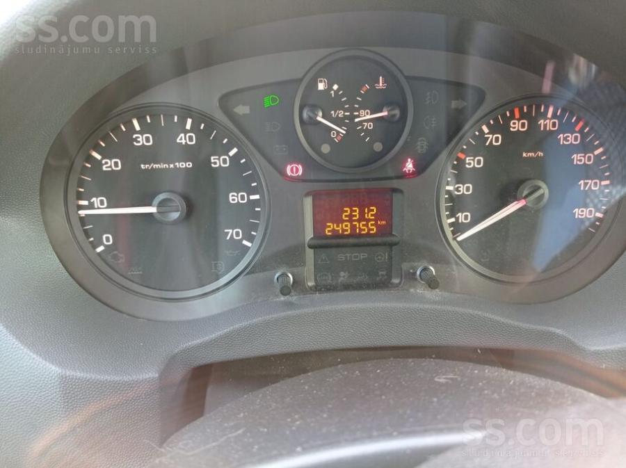 Sarkans Fiat Scudo 2013 Rīga, ar dzinēja tilpumu 2.00 L un nobraukumu 250 tūkst. km par 3800 €, foto 8 vietnē AUTOMOTO.COM.LV