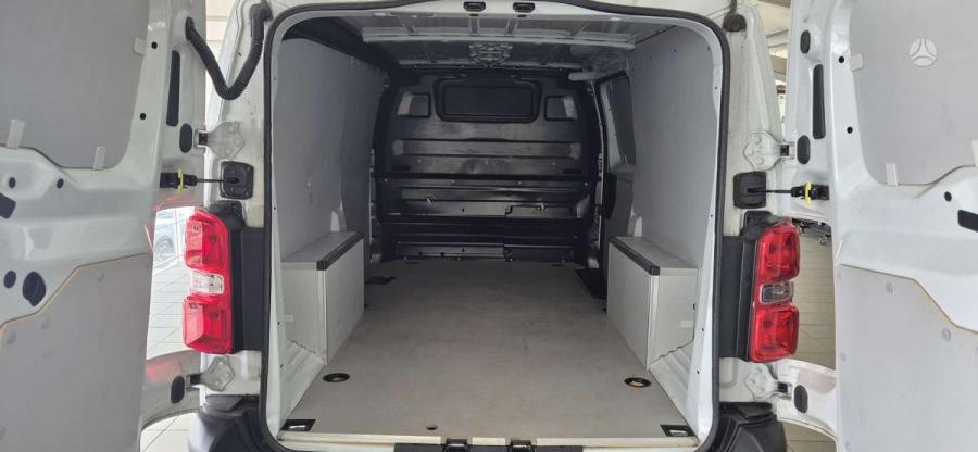 White Fiat Scudo 2023 in Panevezys, with an engine capacity of 1.50 L and mileage of 32 thousand km for 19500 €, photo 7 on AUTOMOTO.COM.LV