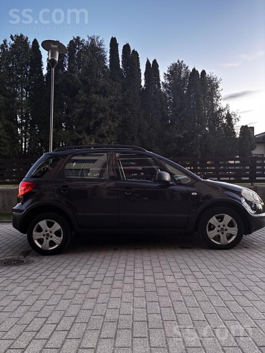 Black Fiat Sedici 2007 in Riga, with an engine capacity of 1.90 L and mileage of 300 thousand km for 2100 €, photo 3 on AUTOMOTO.COM.LV