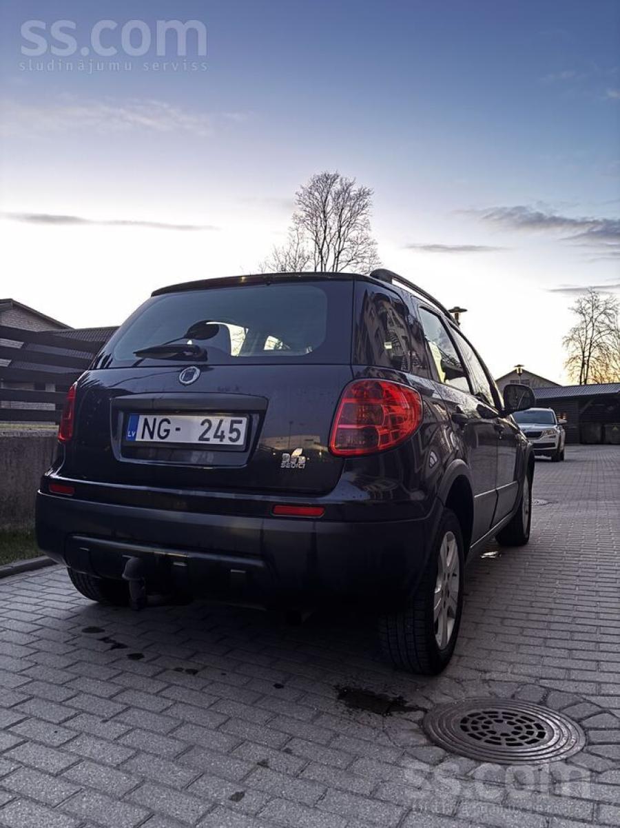 Black Fiat Sedici 2007 in Riga, with an engine capacity of 1.90 L and mileage of 300 thousand km for 2100 €, photo 4 on AUTOMOTO.COM.LV