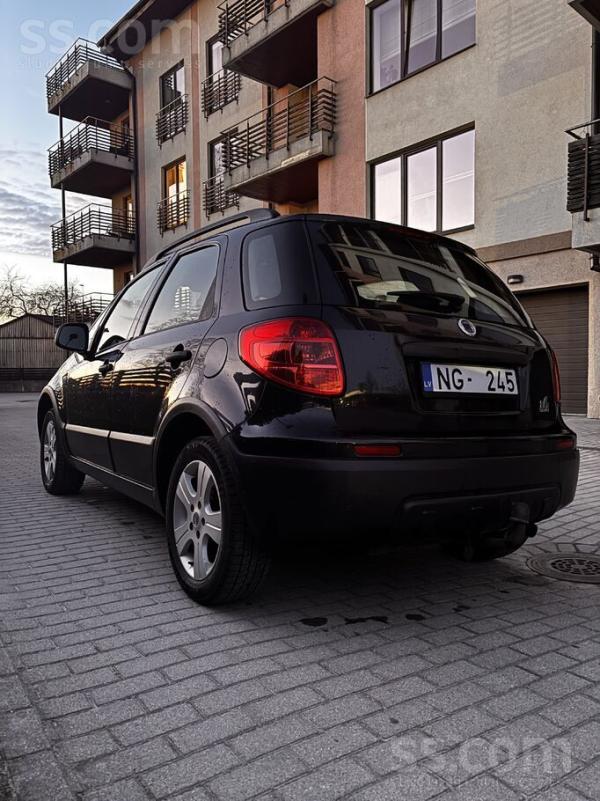 Black Fiat Sedici 2007 in Riga, with an engine capacity of 1.90 L and mileage of 300 thousand km for 2100 €, photo 4 on AUTOMOTO.COM.LV