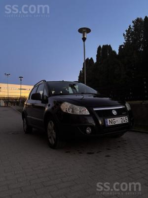 Melns Fiat Sedici 2007 Rīga, ar dzinēja tilpumu 1.90 L un nobraukumu 302 tūkst. km par 1795 €, foto  vietnē AUTOMOTO.COM.LV