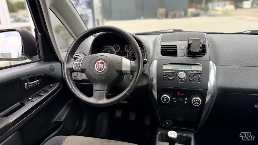 Melns Fiat Sedici 2011 Radviliškis, ar dzinēja tilpumu 2.00 L un nobraukumu 246 tūkst. km par 3550 €, foto 14 vietnē AUTOMOTO.COM.LV