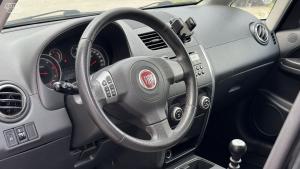 Melns Fiat Sedici 2011 Radviliškis, ar dzinēja tilpumu 2.00 L un nobraukumu 246 tūkst. km par 3550 €, foto 15 vietnē AUTOMOTO.COM.LV