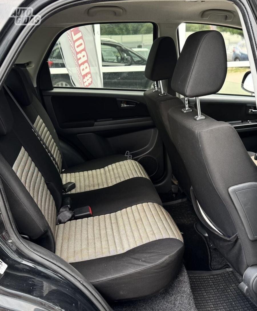Melns Fiat Sedici 2011 Radviliškis, ar dzinēja tilpumu 2.00 L un nobraukumu 246 tūkst. km par 3550 €, foto 23 vietnē AUTOMOTO.COM.LV