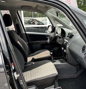 Melns Fiat Sedici 2011 Radviliškis, ar dzinēja tilpumu 2.00 L un nobraukumu 246 tūkst. km par 3550 €, foto 18 vietnē AUTOMOTO.COM.LV