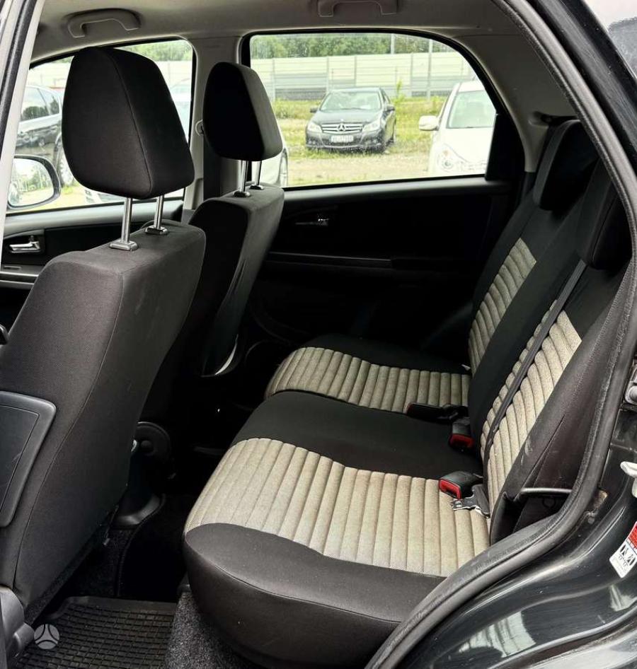 Melns Fiat Sedici 2011 Radviliškis, ar dzinēja tilpumu 2.00 L un nobraukumu 246 tūkst. km par 3550 €, foto 23 vietnē AUTOMOTO.COM.LV