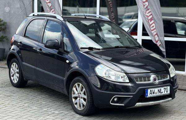 Melns Fiat Sedici 2011 Radviliškis, ar dzinēja tilpumu 2.00 L un nobraukumu 246 tūkst. km par 3550 €, foto 4 vietnē AUTOMOTO.COM.LV