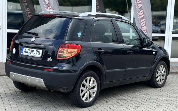 Melns Fiat Sedici 2011 Radviliškis, ar dzinēja tilpumu 2.00 L un nobraukumu 246 tūkst. km par 3550 €, foto 9 vietnē AUTOMOTO.COM.LV