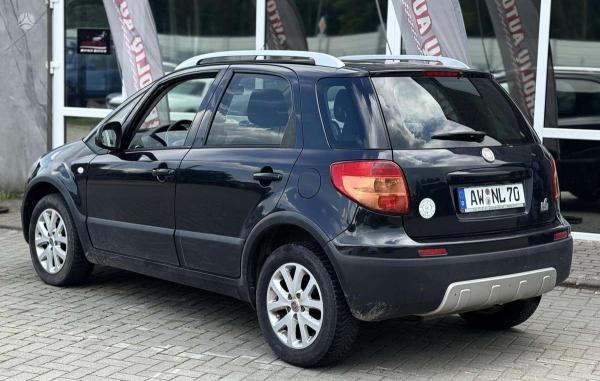 Melns Fiat Sedici 2011 Radviliškis, ar dzinēja tilpumu 2.00 L un nobraukumu 246 tūkst. km par 3550 €, foto 10 vietnē AUTOMOTO.COM.LV
