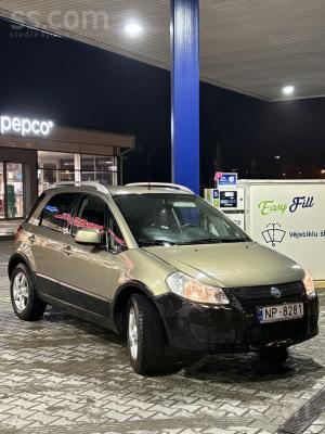 Green Fiat Sedici 2006 in Kuldiga, with an engine capacity of 1.90 L and mileage of 328 thousand km for 2300 €, photo 5 on AUTOMOTO.COM.LV