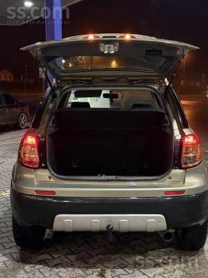 Green Fiat Sedici 2006 in Kuldiga, with an engine capacity of 1.90 L and mileage of 328 thousand km for 2300 €, photo 8 on AUTOMOTO.COM.LV