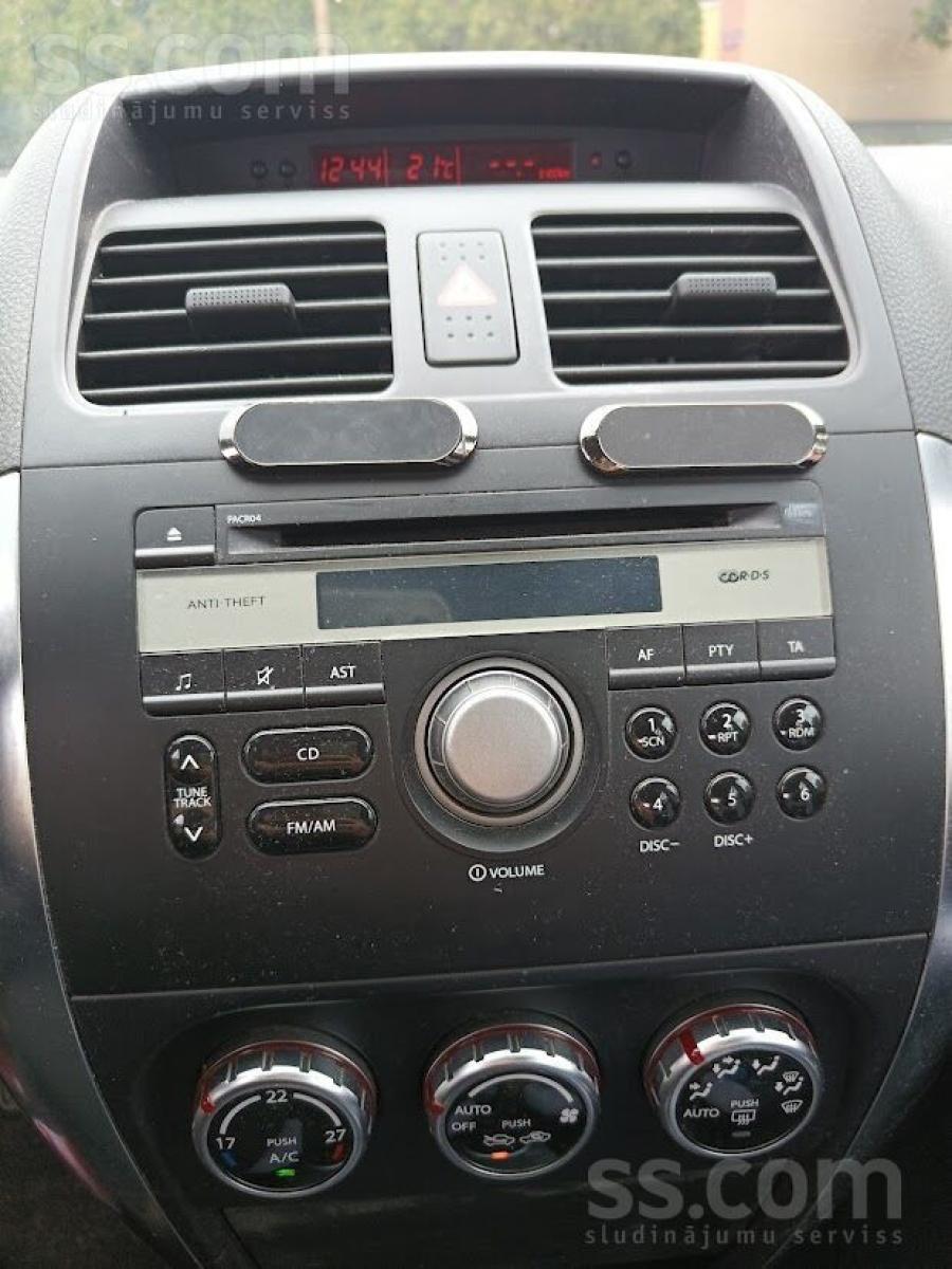 Pelēks Fiat Sedici 2008 Jelgava, ar dzinēja tilpumu 1.90 L un nobraukumu 263 tūkst. km par 2850 €, foto 7 vietnē AUTOMOTO.COM.LV