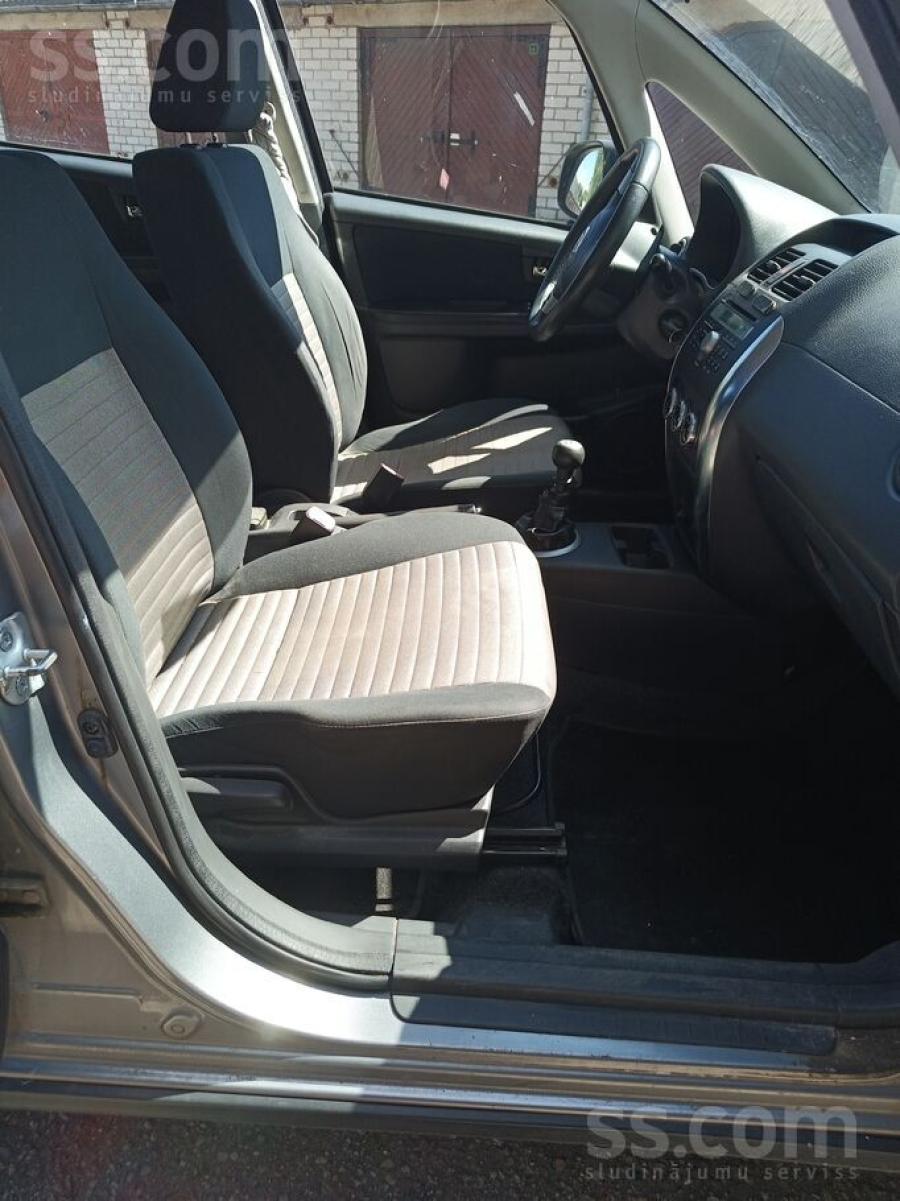 Pelēks Fiat Sedici 2008 Jelgava, ar dzinēja tilpumu 1.90 L un nobraukumu 263 tūkst. km par 2850 €, foto 10 vietnē AUTOMOTO.COM.LV