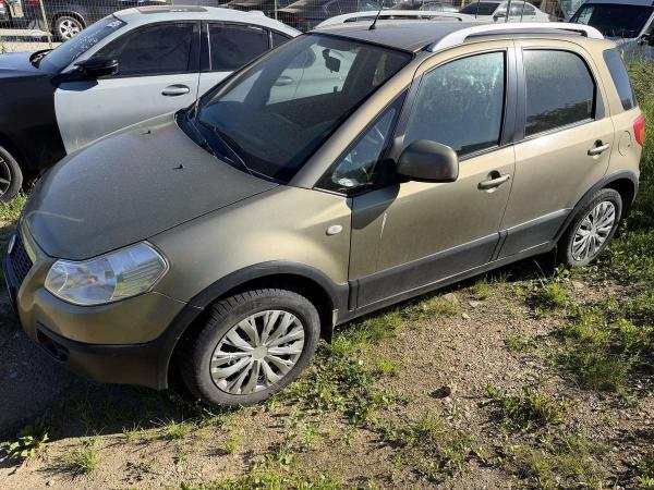 Yellow Fiat Sedici 2006 in Vilnius, with an engine capacity of 1.60 L and mileage of 94 thousand km for 1700 €, photo 5 on AUTOMOTO.COM.LV