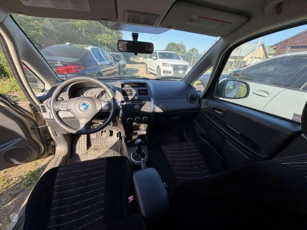 Yellow Fiat Sedici 2006 in Vilnius, with an engine capacity of 1.60 L and mileage of 94 thousand km for 1700 €, photo 8 on AUTOMOTO.COM.LV