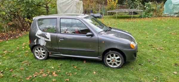 Grey Fiat Seicento 1999 in Mazeikiai, with an engine capacity of 1.11 L and mileage of 135 thousand km for 1399 €, photo 5 on AUTOMOTO.COM.LV