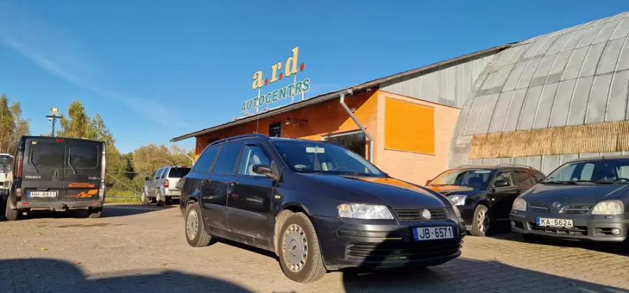 Melns Fiat Stilo 2005 Valmiera, ar dzinēja tilpumu 1.90 L un nobraukumu 430 tūkst. km par 750 €, foto 1 vietnē AUTOMOTO.COM.LV