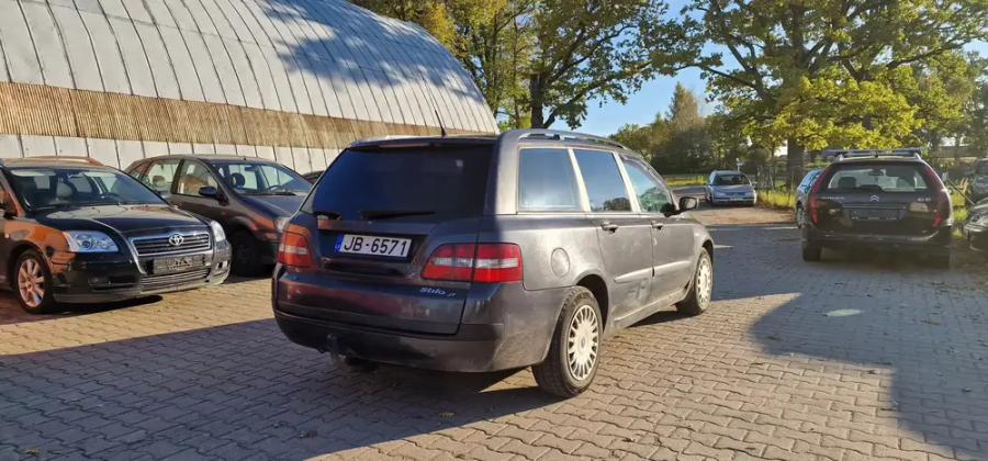 Melns Fiat Stilo 2005 Valmiera, ar dzinēja tilpumu 1.90 L un nobraukumu 430 tūkst. km par 750 €, foto 4 vietnē AUTOMOTO.COM.LV