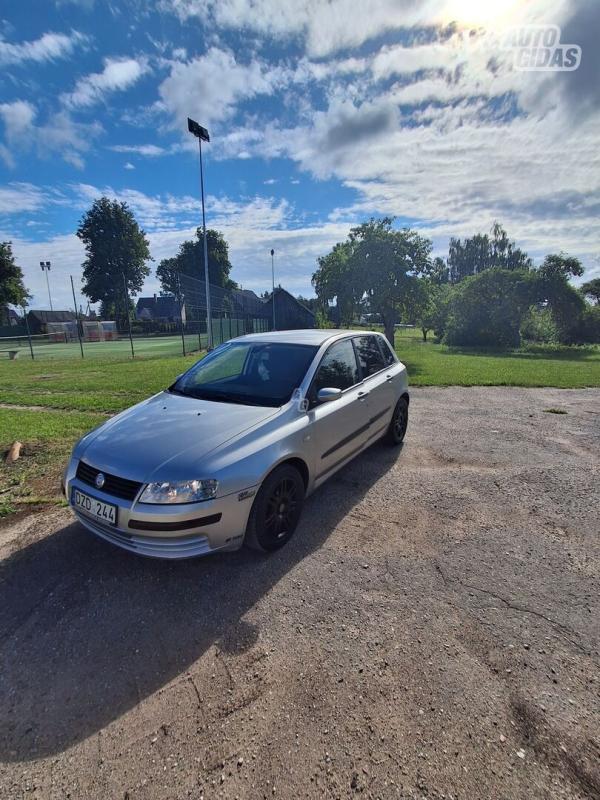 Grey Fiat Stilo 2003 in Radviliskis, with an engine capacity of 1.60 L and mileage of 1770 thousand km for 790 €, photo 2 on AUTOMOTO.COM.LV