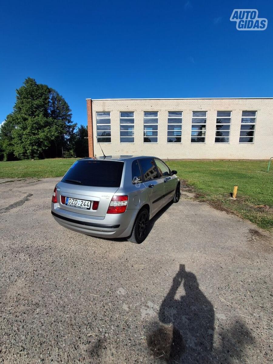 Grey Fiat Stilo 2003 in Radviliskis, with an engine capacity of 1.60 L and mileage of 1770 thousand km for 790 €, photo 5 on AUTOMOTO.COM.LV