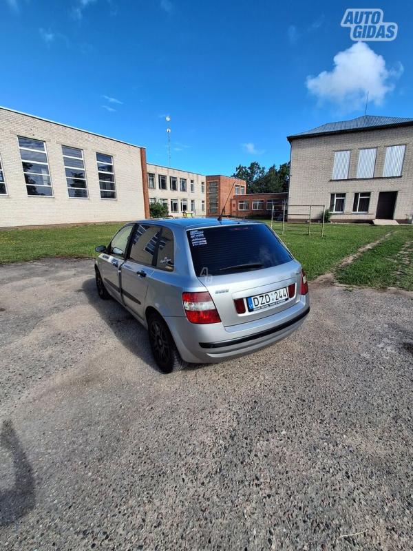 Grey Fiat Stilo 2003 in Radviliskis, with an engine capacity of 1.60 L and mileage of 1770 thousand km for 790 €, photo 7 on AUTOMOTO.COM.LV