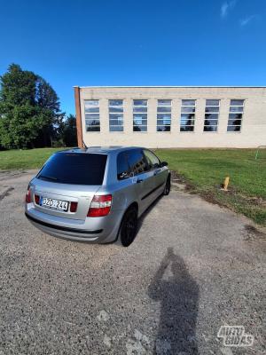 Grey Fiat Stilo 2003 in Radviliskis, with an engine capacity of 1.60 L and mileage of 1770 thousand km for 790 €, photo 9 on AUTOMOTO.COM.LV