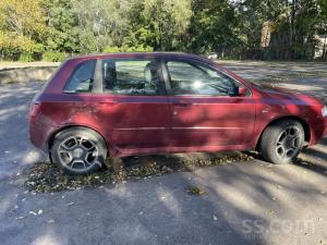 Sarkans Fiat Stilo 2005 Rīga, ar dzinēja tilpumu 1.90 L un nobraukumu 253 tūkst. km par 1000 €, foto 7 vietnē AUTOMOTO.COM.LV