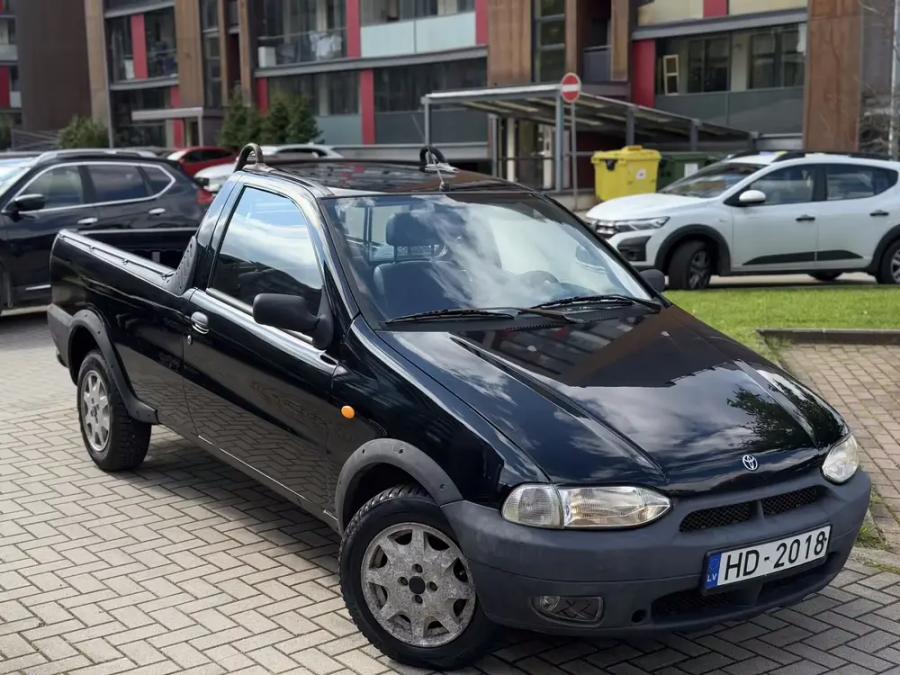 Black Fiat Strada 1999 in Riga, with an engine capacity of 1.70 L and mileage of 193 thousand km for 2800 €, photo 1 on AUTOMOTO.COM.LV
