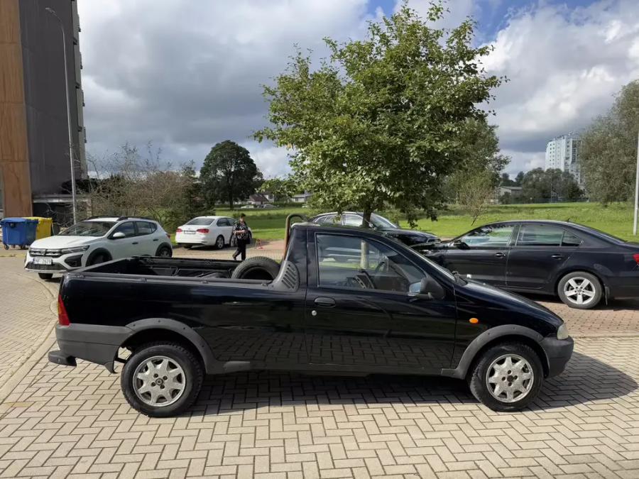 Black Fiat Strada 1999 in Riga, with an engine capacity of 1.70 L and mileage of 193 thousand km for 2800 €, photo 3 on AUTOMOTO.COM.LV