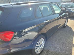Black Fiat Tipo 2016 in Marijampole, with an engine capacity of 1.37 L and mileage of 225 thousand km for 2999 €, photo 4 on AUTOMOTO.COM.LV