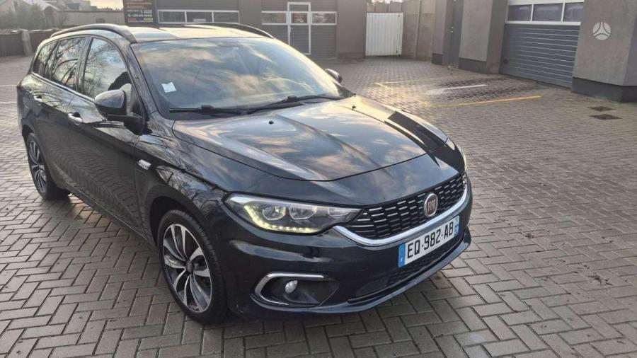 Black Fiat Tipo 2017 in Taurage, with an engine capacity of 1.60 L and mileage of 210 thousand km for 5800 €, photo 2 on AUTOMOTO.COM.LV